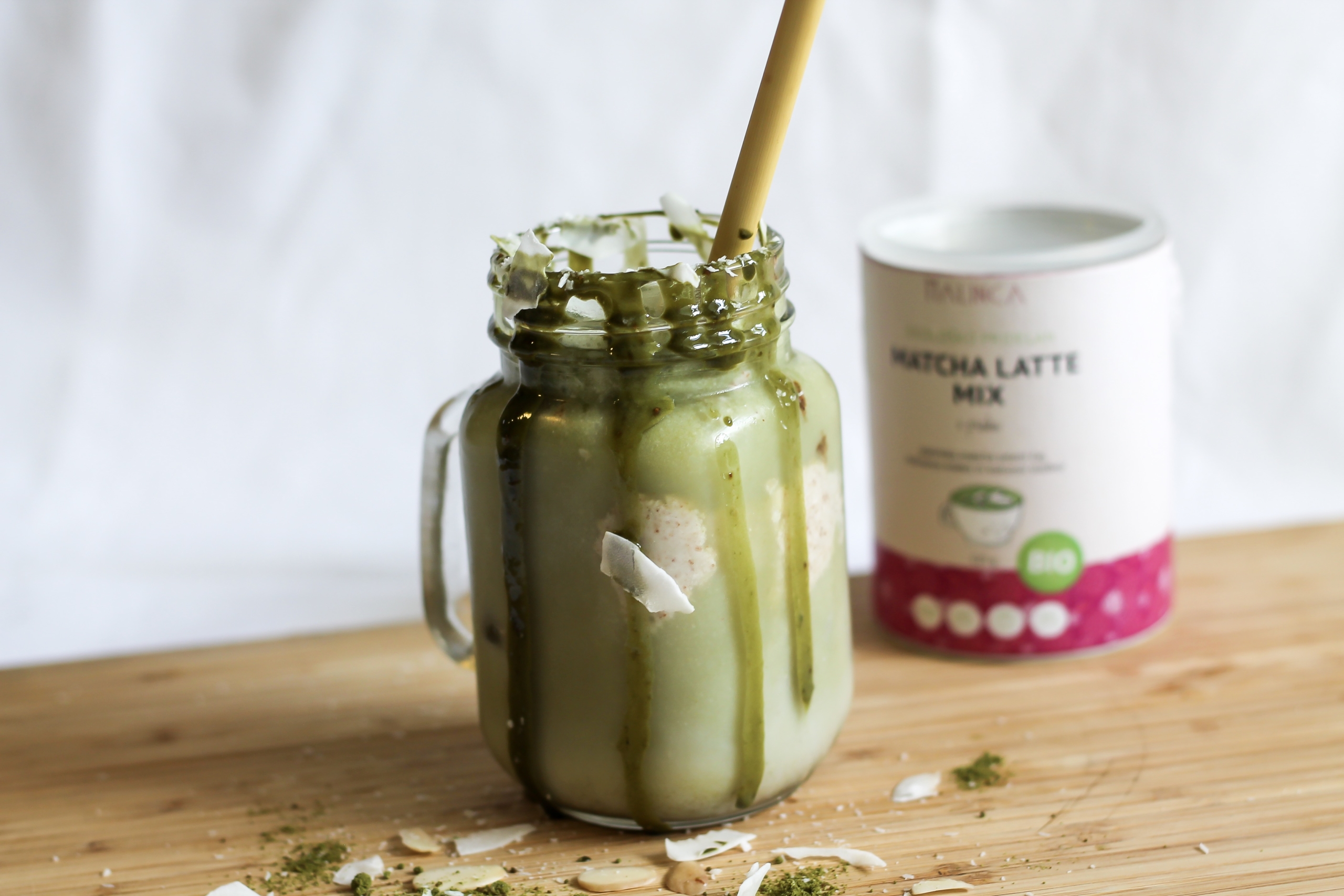 Slastni poletni napitki: Ledeni pink latte mix, Matcha latte mix in Maca coffe mix ...